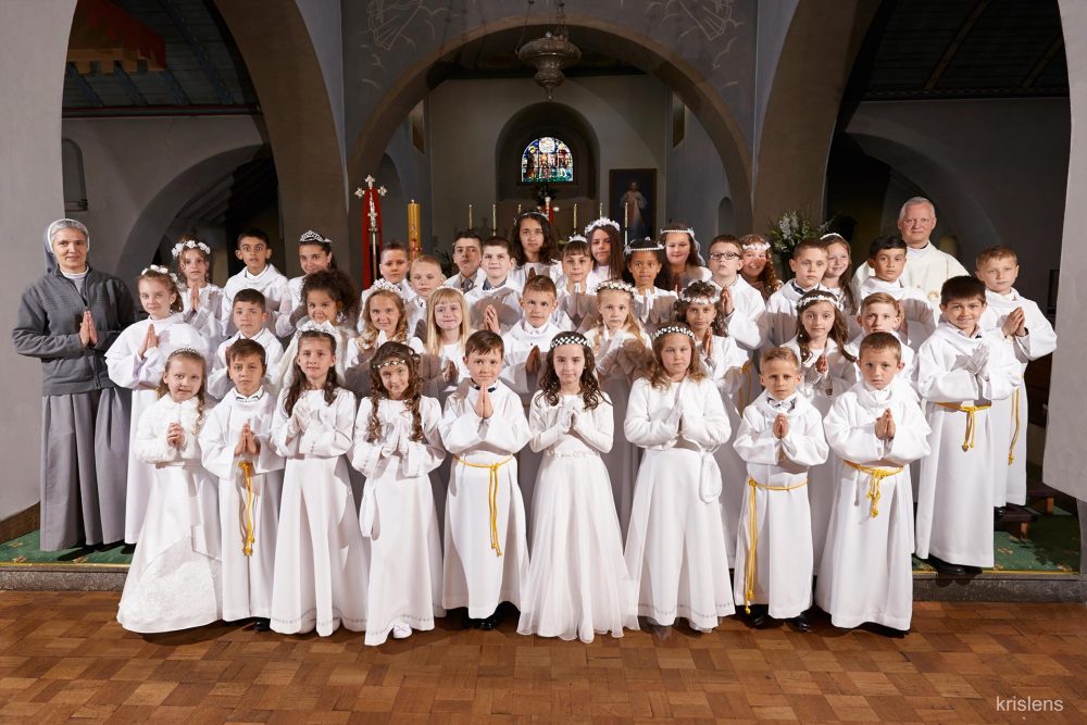 I komunia i jej rocznica - Polska Parafia Rzymskokatolicka w Londynie